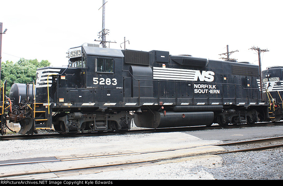 NS GP38-2 #5283